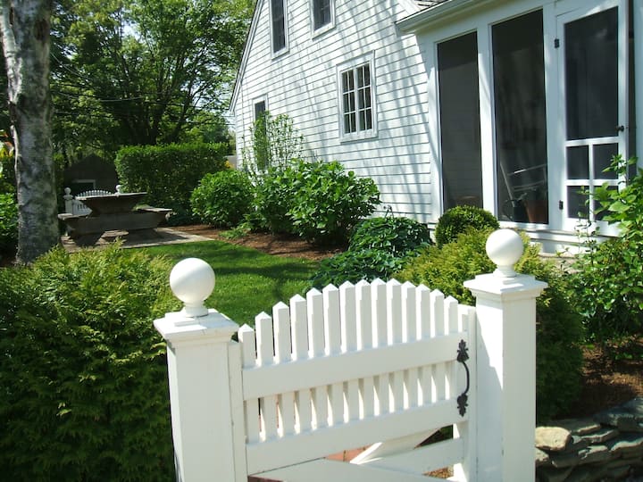 Charming Cape On Historic 6a In Barnstable. - Barnstable, MA