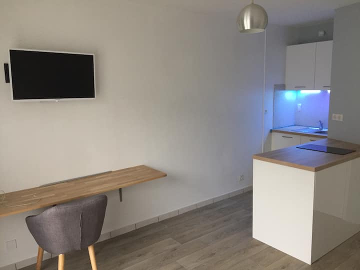 Studio Confortable Près De La Gare De Rennes - Aéroport Rennes Bretagne (RNS)