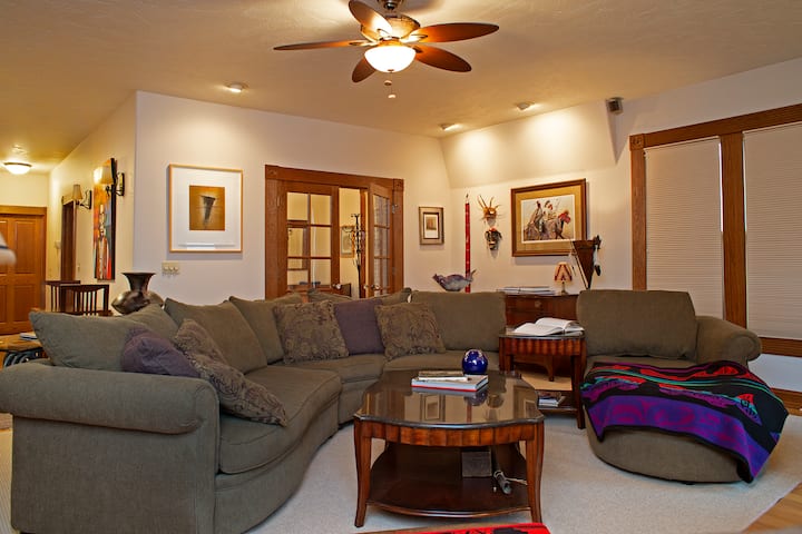 Sundown Suite Downtown Fireplace-claw Ft Tub Deck - Pendleton, OR