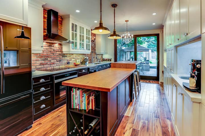 Victorian City Home, Junction, Family. Jun/jul '26 - Toronto, ON