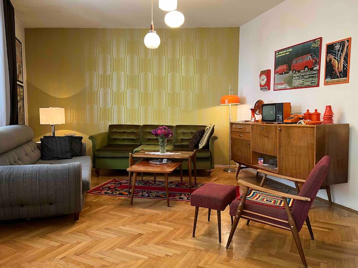 Prime Location: 1br Authentic Vintage With Terrace - Belgrade