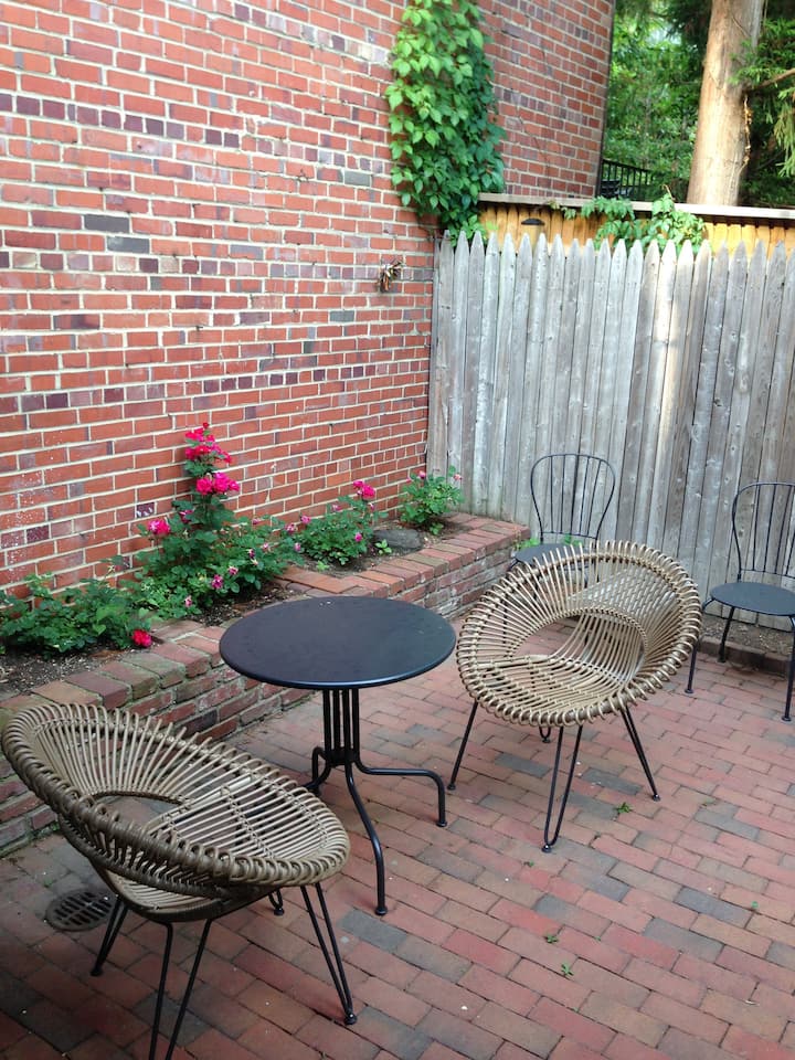 Super Rowhouse In East Village Of Georgetown! - Washington, D.C.