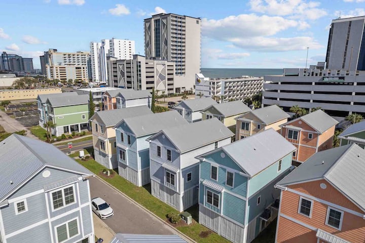 Spacious Luxurious Beach Daze -Steps To The Beach! - Myrtle Beach