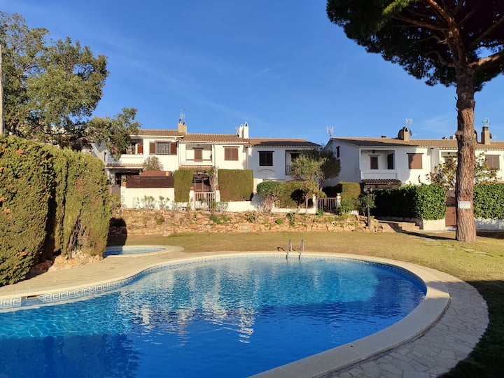 Casa Con Jardín, Piscina Y Cerca De Playa - Tossa de Mar