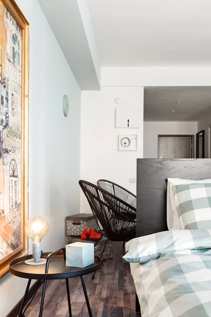 Sublime Mint Urban Studio Old Town View Balcony - Bucharest