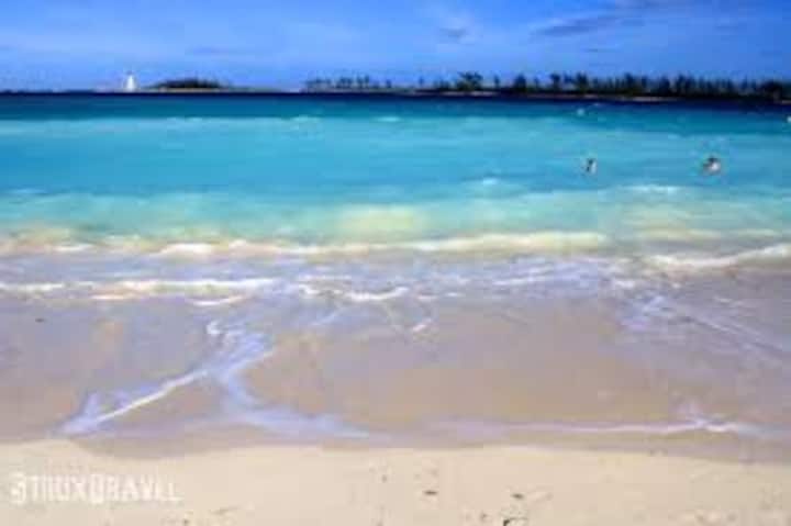 Kozy Krib 15 Min Walk To Bahamas Fun - Nassau