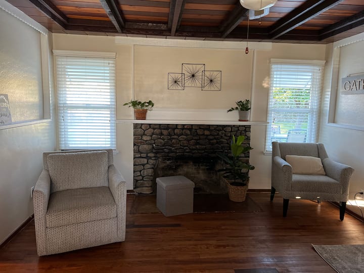 The 3 Cs- Cozy, Comfy, & Convenient - San Bernardino, CA