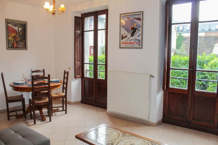 Spacious 1 Bed Apartment In Bagnères-de-luchon - Bossòst