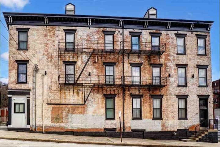 The Otr Paramount Building - Cincinnati