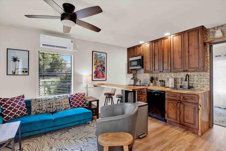 Sanders Beach Sanctuary - Great Location! - Pensacola, FL