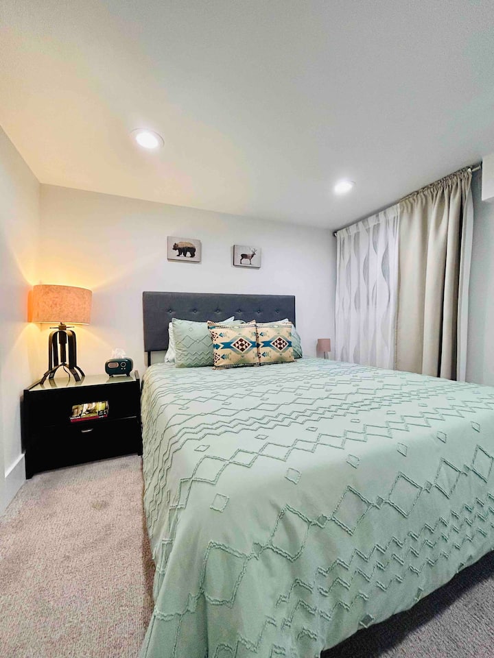 Cozy Central Getaway – 2bd Basement Apartment - Portland, OR