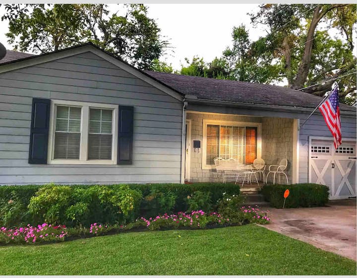 Walk To The Game-silverblue" Ou Campus Cottage - Norman, OK