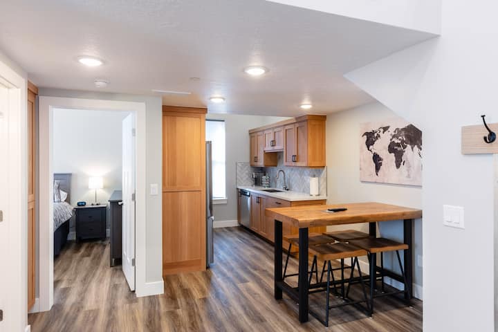 Amazing Location! New 2br Apt Near Ski Areas! - 샌디