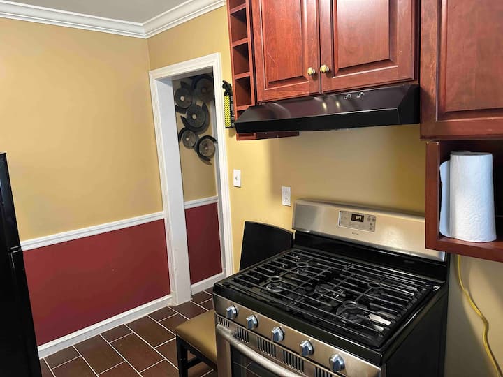 Clean Stylish Apt Near Addison Metro & Downtown Dc - Largo, MD