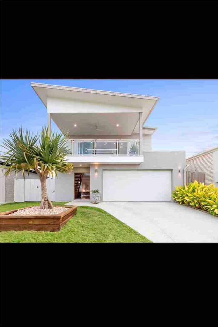 Sunshine Coast Holiday Rentals & Homes - Queensland, Australia | Airbnb