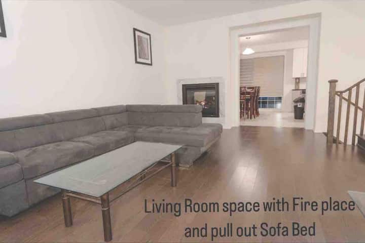 3bdr+2.5 Wr Townhouse With 2 King Beds - Ajax