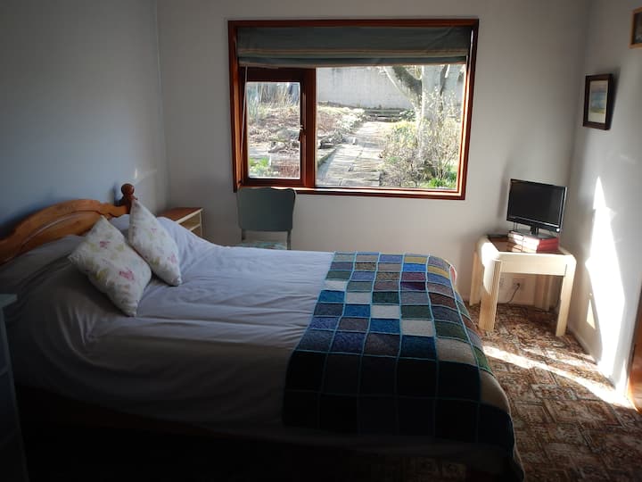 Quiet But Central Home. Breakfast Included. Room 2 - Kirkwall