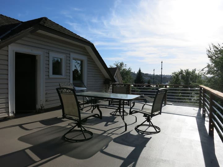 Hazel Heights Hideout - Med. Term - Free Parking! - Seattle, WA