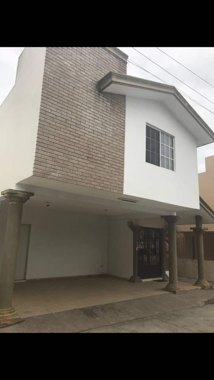 Bonita Casa En Tampico Con Excelente Ubicación - Tampico