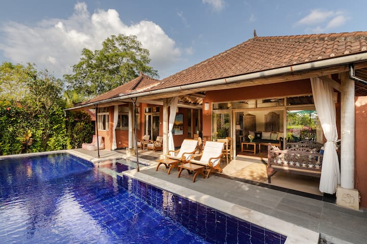 Villa Bella - Luxury Ubud 2br W Big Pool & Views - Bali
