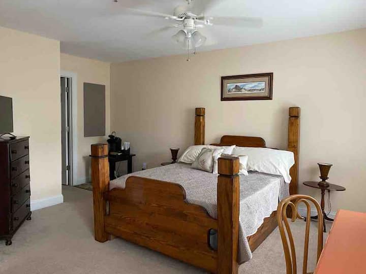 Clean Comfort Room W/private Bathroom - #2 - Charleston, SC