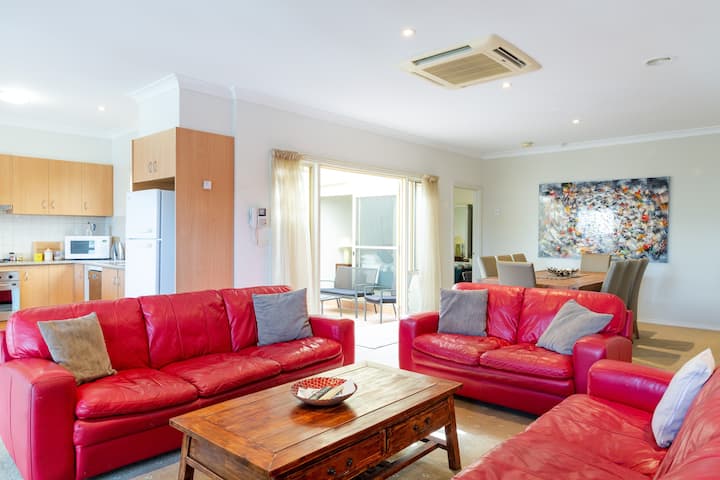 Central Apartment - Williamstown