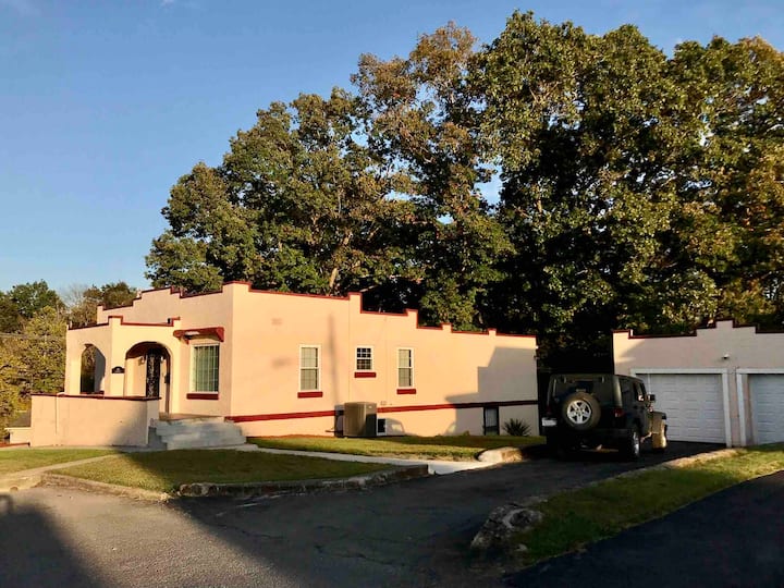 Luxe & Pro Stay +Garage | Ace Resort & National Pk - Hilltop, WV