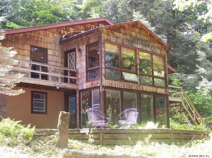 Lake George Retreat, Pet Friendly - Lake George, NY