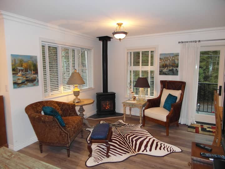Carriage House In Belcarra, Vancouver, Bc Canada - Port Moody