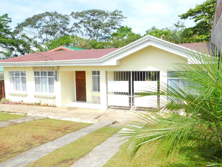La Marina, San Carlos, Alajuela, Casa Arco - Quesada