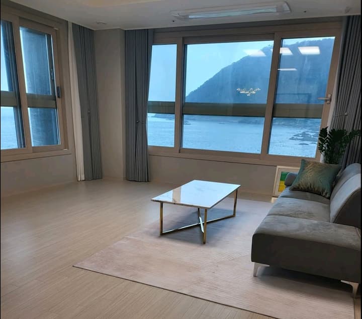 {최대6인/오션뷰 한달살기/단기가능} 집, 해누리달누리 - 천혜의 자연환경을 누려보아요~ - Busan