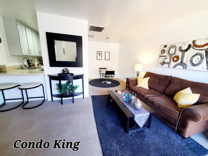 Condo King @ The Biarritz, Pool, 2 Spa's & Tennis - Palm Springs, CA