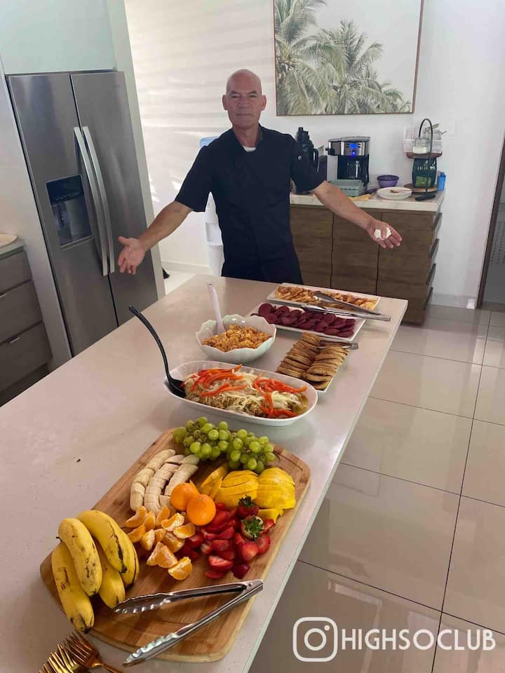 Driver, Chef, & Pool (Full Service) - San Juan