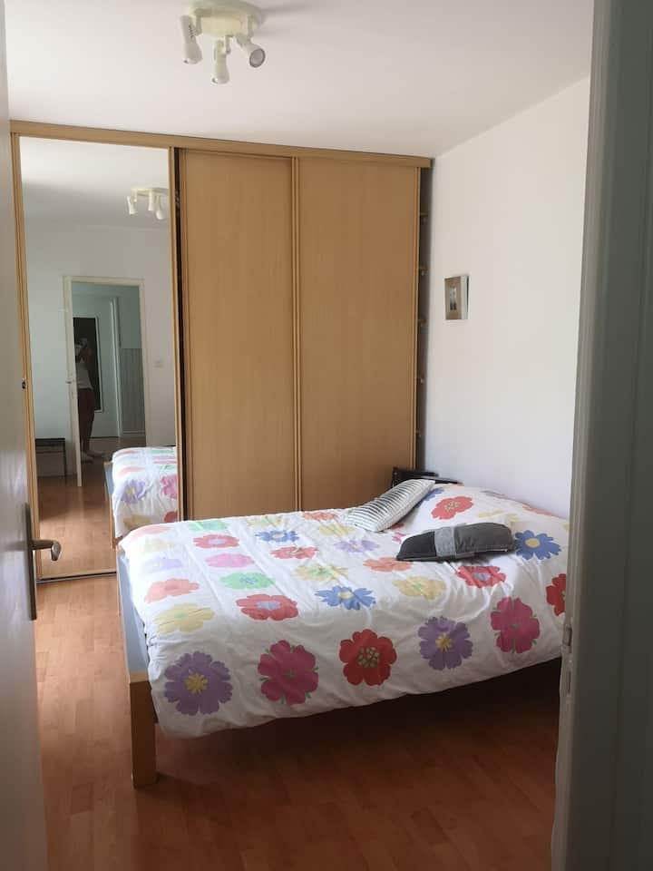 Chambre, Salon Rez De Chaussée + Petit Déjeuner - Égletons
