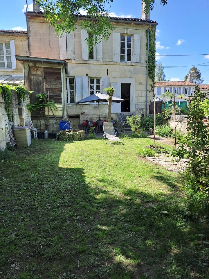 Appartement Très Intime Au Bord Du Canal. - Charente