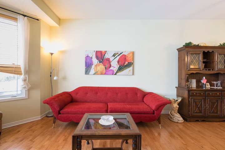 *Barrhaven Blue Room - Comfy Private Room For 2 - Ottawa