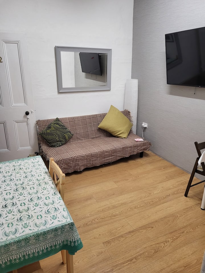 Cosy Double Room 5 In A Quirky Victorian House. - Belfast