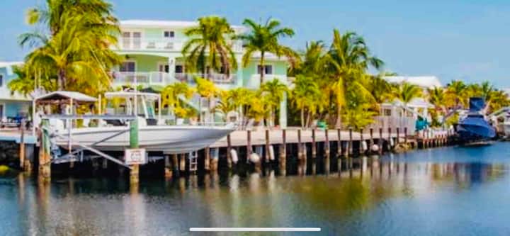 Islamorada Cay Home
Elegant Canal Home 
Christmas- - Islamorada, FL