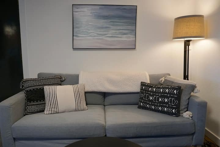 West Seattle Beachy Guest Suite - Seattle, WA