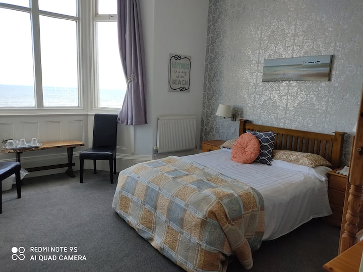 Sea View Family Room - Scarborough