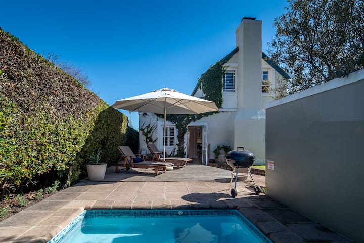Cook's Cottage : Charming Cottage In The Village - Franschhoek