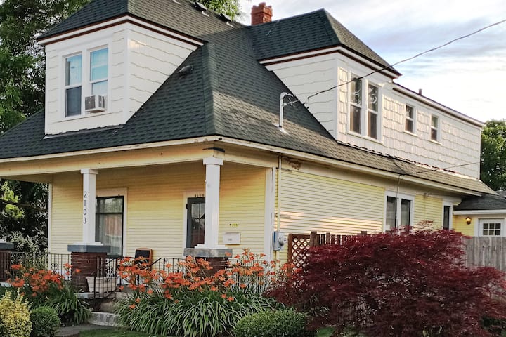 Howard Street Charm - Spokane, WA