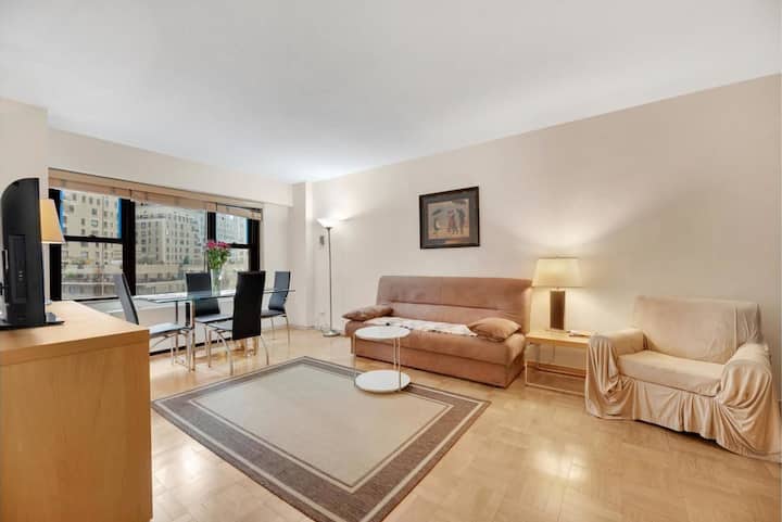 Lincoln Center  Luxury Condo - Edgewater, NJ