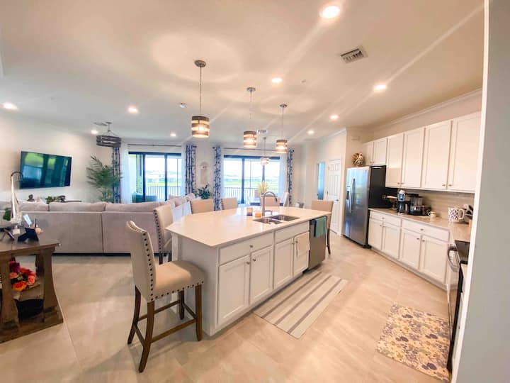 Shared Condo - Resort Amenities (2 Bedrooms) - Fort Myers, FL