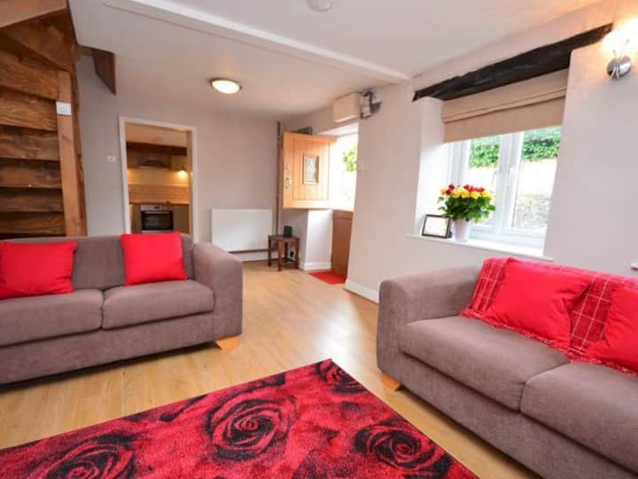 Beautiful Red Rose Cottage - Cheddar