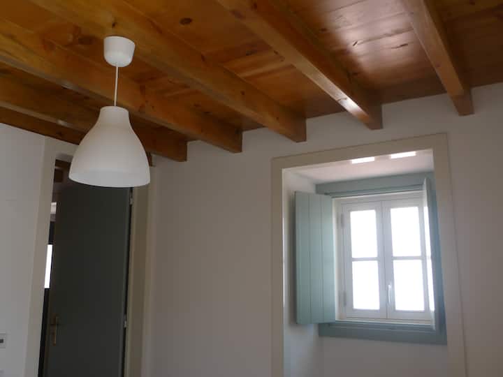 2 Bedroom Fully Renovated, Sleeps 6 - Ericeira