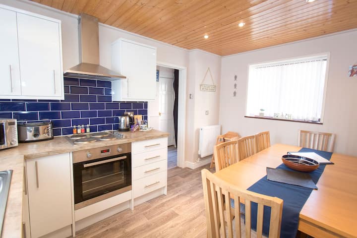 Crows Nest In The Heart Of Whitby. Sleeps 8 - Whitby