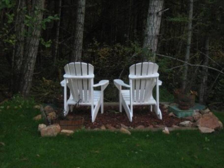 Private cedar home nestled in woods - Houses for Rent in Nanoose Bay