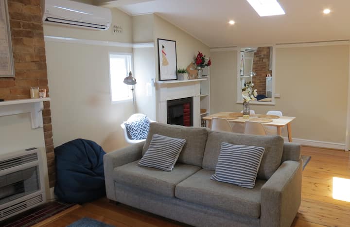 Stylish Country Cottage In Central Orange - Orange