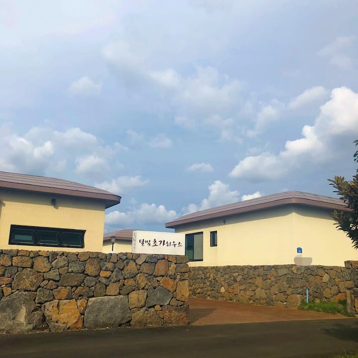 달빛초가하우스120-2 - South Korea